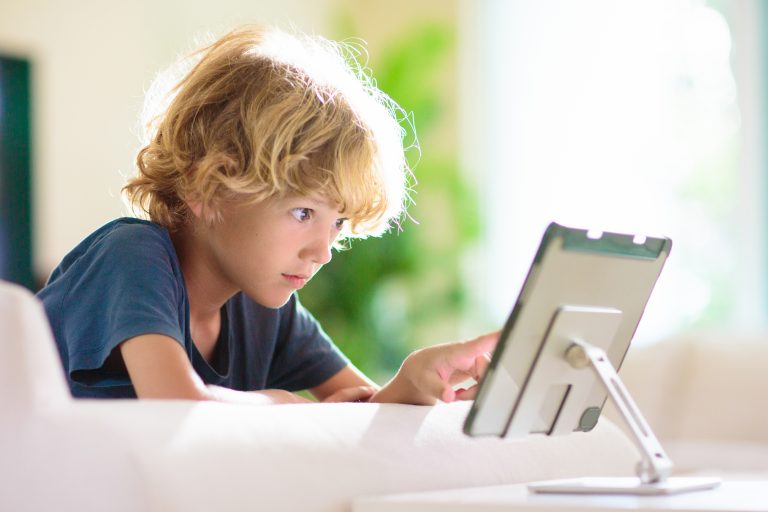 Helping Children To Reduce Screen Time - Active Camps